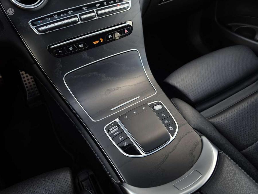 Grey Mercedes-Benz GLC 300 2020 in Kaunas, with an engine capacity of 1.95 L and mileage of 145 thousand km for 25400 €, photo 40 on AUTOMOTO.COM.LV