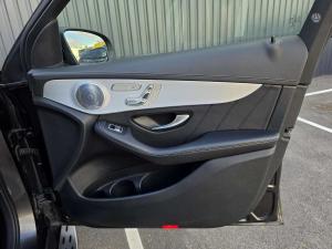 Pelēks Mercedes-Benz GLC 300 2020 Kauņa, ar dzinēja tilpumu 1.95 L un nobraukumu 145 tūkst. km par 25400 €, foto 35 vietnē AUTOMOTO.COM.LV