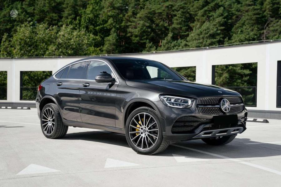 Grey Mercedes-Benz GLC 300 2020 in Vilnius, with an engine capacity of 1.99 L and mileage of 124 thousand km for 30900 €, photo 9 on AUTOMOTO.COM.LV