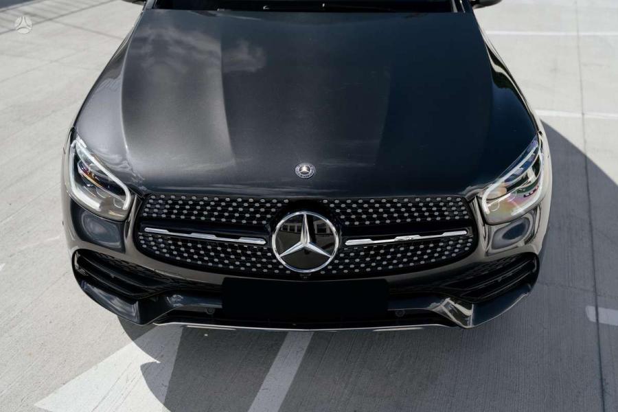 Grey Mercedes-Benz GLC 300 2020 in Vilnius, with an engine capacity of 1.99 L and mileage of 124 thousand km for 30900 €, photo 11 on AUTOMOTO.COM.LV