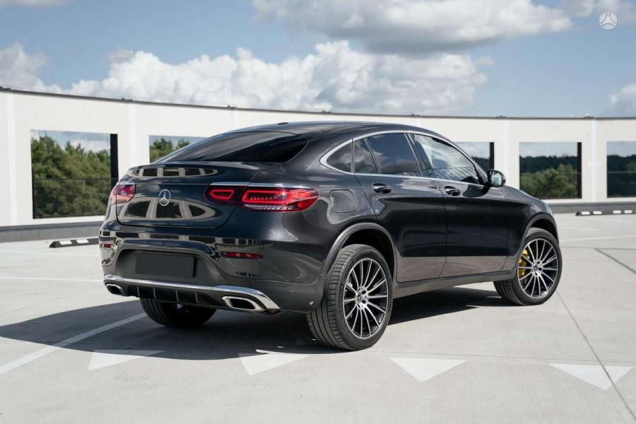 Grey Mercedes-Benz GLC 300 2020 in Vilnius, with an engine capacity of 1.99 L and mileage of 124 thousand km for 30900 €, photo 13 on AUTOMOTO.COM.LV