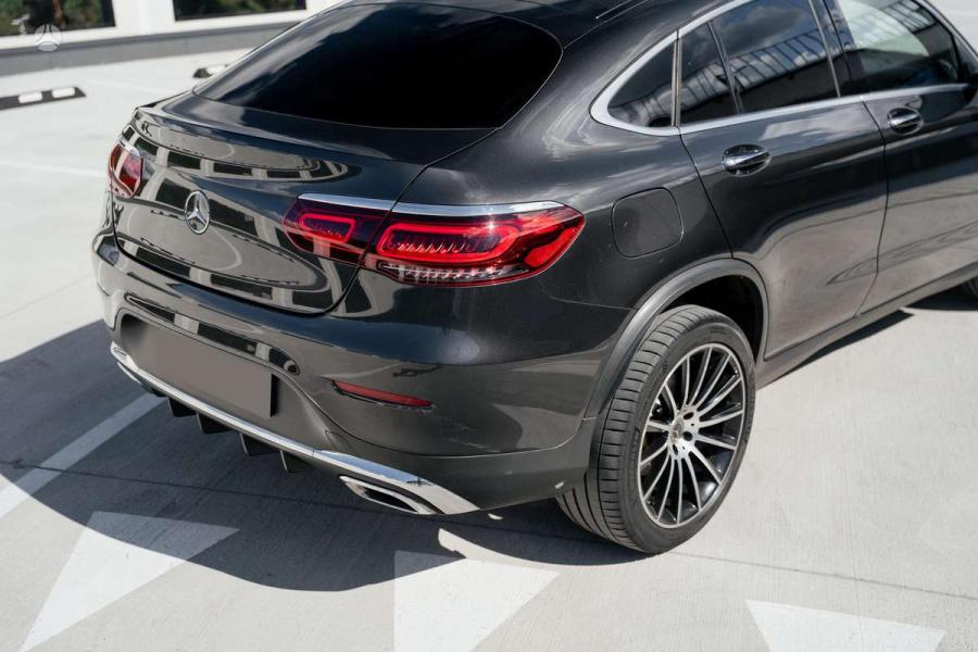 Grey Mercedes-Benz GLC 300 2020 in Vilnius, with an engine capacity of 1.99 L and mileage of 124 thousand km for 30900 €, photo 14 on AUTOMOTO.COM.LV