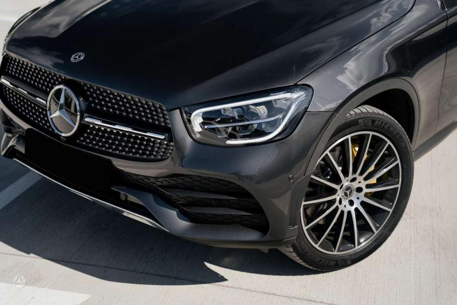 Grey Mercedes-Benz GLC 300 2020 in Vilnius, with an engine capacity of 1.99 L and mileage of 124 thousand km for 30900 €, photo 17 on AUTOMOTO.COM.LV