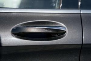 Grey Mercedes-Benz GLC 300 2020 in Vilnius, with an engine capacity of 1.99 L and mileage of 124 thousand km for 30900 €, photo 21 on AUTOMOTO.COM.LV
