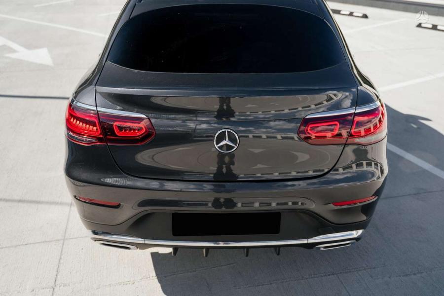 Grey Mercedes-Benz GLC 300 2020 in Vilnius, with an engine capacity of 1.99 L and mileage of 124 thousand km for 30900 €, photo 24 on AUTOMOTO.COM.LV
