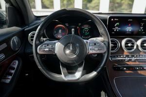 Grey Mercedes-Benz GLC 300 2020 in Vilnius, with an engine capacity of 1.99 L and mileage of 124 thousand km for 30900 €, photo 26 on AUTOMOTO.COM.LV