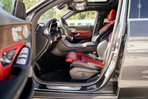 Grey Mercedes-Benz GLC 300 2020 in Vilnius, with an engine capacity of 1.99 L and mileage of 124 thousand km for 30900 €, photo 34 on AUTOMOTO.COM.LV