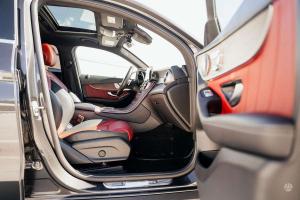 Grey Mercedes-Benz GLC 300 2020 in Vilnius, with an engine capacity of 1.99 L and mileage of 124 thousand km for 30900 €, photo 37 on AUTOMOTO.COM.LV
