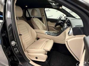 Pelēks Mercedes-Benz GLC 300 2020 Viļņa, ar dzinēja tilpumu 1.99 L un nobraukumu 131 tūkst. km par 29500 €, foto 6 vietnē AUTOMOTO.COM.LV
