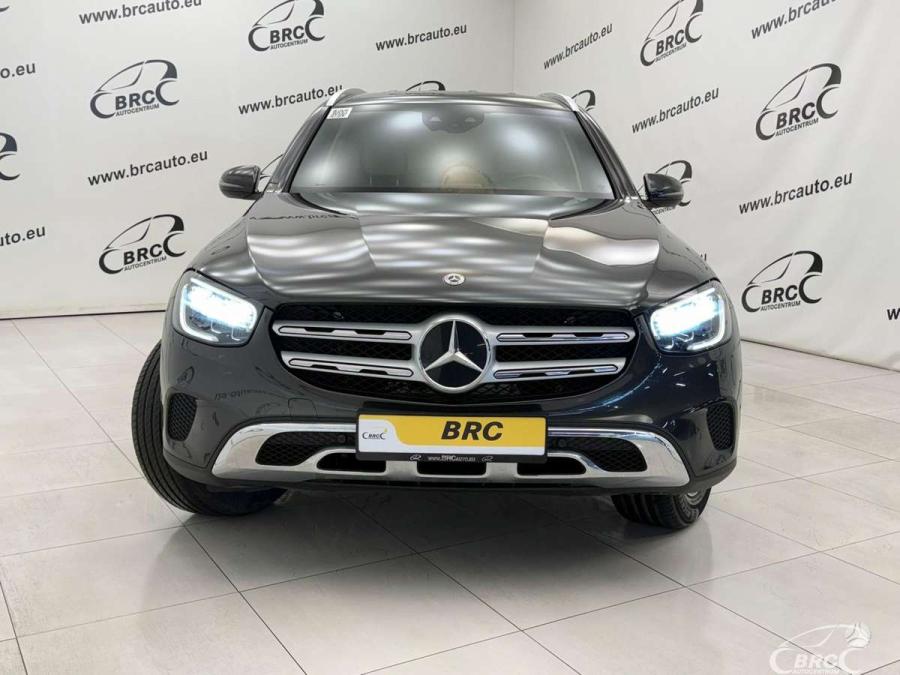 Pelēks Mercedes-Benz GLC 300 2020 Viļņa, ar dzinēja tilpumu 1.99 L un nobraukumu 131 tūkst. km par 29500 €, foto 24 vietnē AUTOMOTO.COM.LV