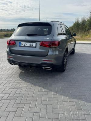 Grey Mercedes-Benz GLC 300 2020 in Kuldiga, with an engine capacity of 2.00 L and mileage of 146 thousand km for 32500 €, photo 8 on AUTOMOTO.COM.LV