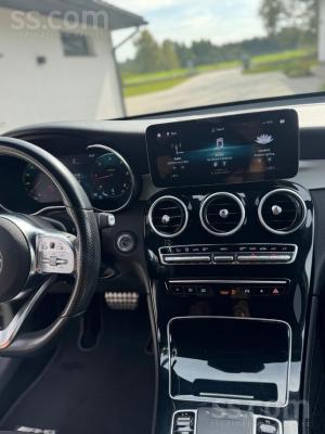 Grey Mercedes-Benz GLC 300 2020 in Kuldiga, with an engine capacity of 2.00 L and mileage of 146 thousand km for 32500 €, photo 13 on AUTOMOTO.COM.LV