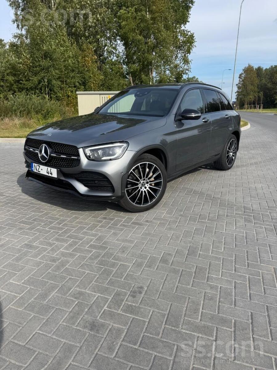 Grey Mercedes-Benz GLC 300 2020 in Kuldiga, with an engine capacity of 2.00 L and mileage of 146 thousand km for 32500 €, photo 14 on AUTOMOTO.COM.LV
