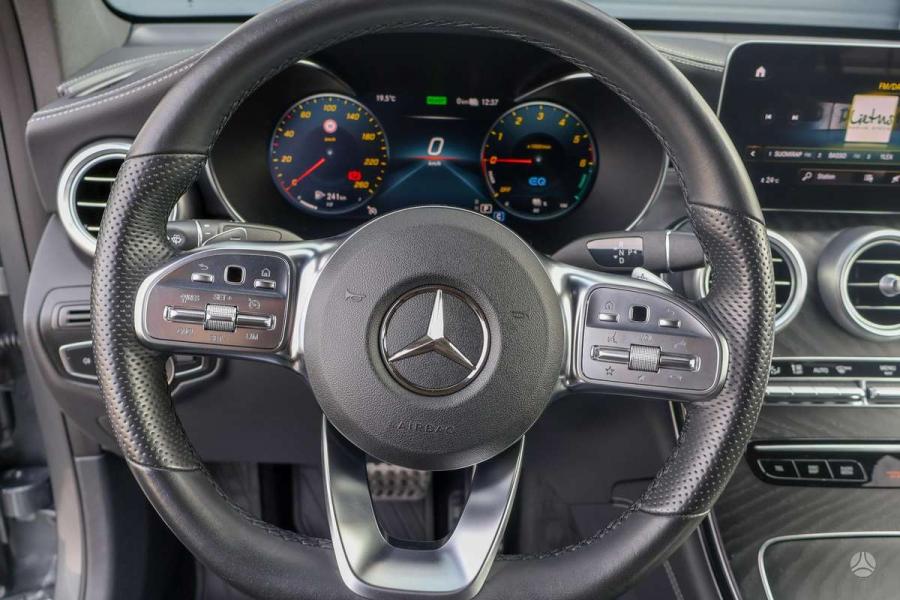 Серый Мерседес GLC 300 2020 в Каунас, объемом двигателя 1.95 л и пробегом 142 тыс. км за 34999 €, фото 27 на AUTOMOTO.COM.LV