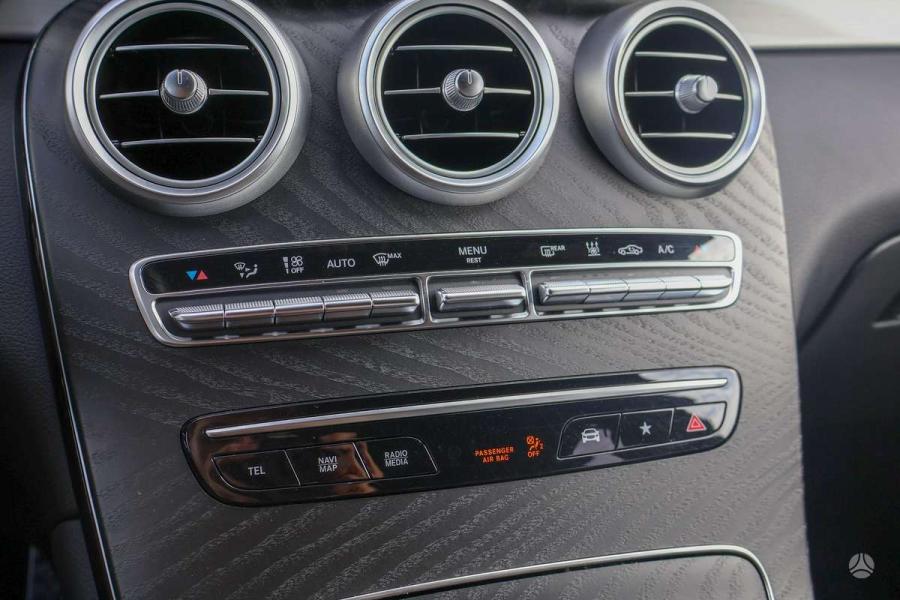 Серый Мерседес GLC 300 2020 в Каунас, объемом двигателя 1.95 л и пробегом 142 тыс. км за 34999 €, фото 35 на AUTOMOTO.COM.LV