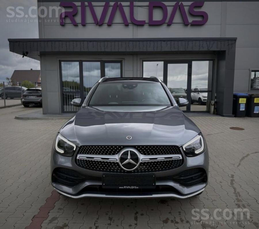 Grey Mercedes-Benz GLC 300 2021 in Vilnius, with an engine capacity of 2.00 L and mileage of 169 thousand km for 35999 €, photo 1 on AUTOMOTO.COM.LV