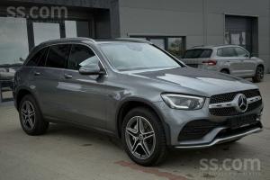 Grey Mercedes-Benz GLC 300 2021 in Vilnius, with an engine capacity of 2.00 L and mileage of 169 thousand km for 35999 €, photo 2 on AUTOMOTO.COM.LV
