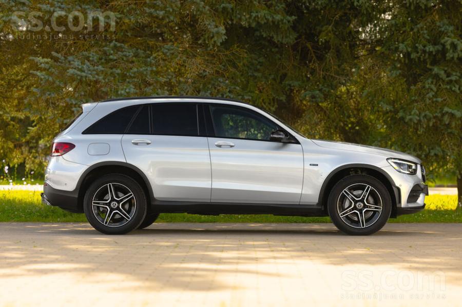 Pelēks Mercedes-Benz GLC 300 2021 Jelgava, ar dzinēja tilpumu 3.00 L un nobraukumu 185 tūkst. km par 31900 €, foto 4 vietnē AUTOMOTO.COM.LV