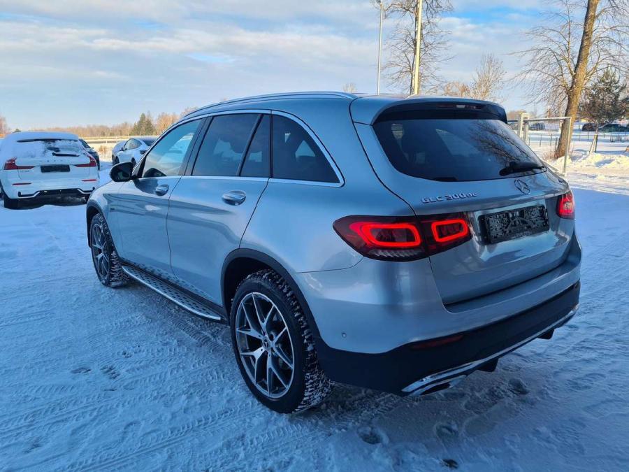Pelēks Mercedes-Benz GLC 300 2021 Šauļi, ar dzinēja tilpumu 1.95 L un nobraukumu 138 tūkst. km par 34485 €, foto 6 vietnē AUTOMOTO.COM.LV