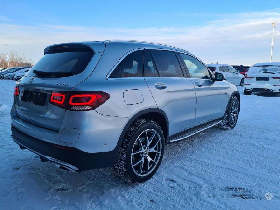 Pelēks Mercedes-Benz GLC 300 2021 Šauļi, ar dzinēja tilpumu 1.95 L un nobraukumu 138 tūkst. km par 34485 €, foto 8 vietnē AUTOMOTO.COM.LV