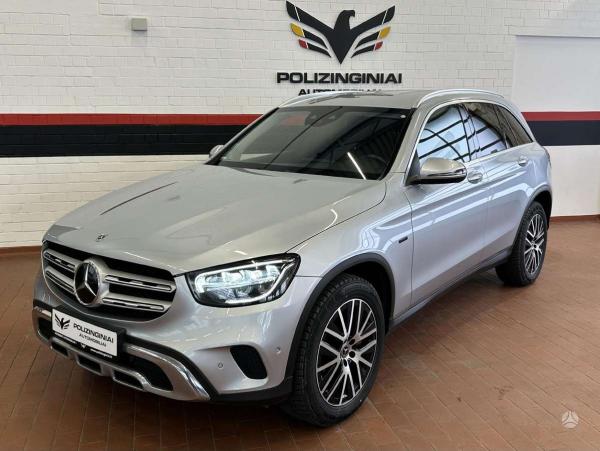 Grey Mercedes-Benz GLC 300 2021 in Kaunas, with an engine capacity of 1.95 L and mileage of 225 thousand km for 26900 €, photo 1 on AUTOMOTO.COM.LV