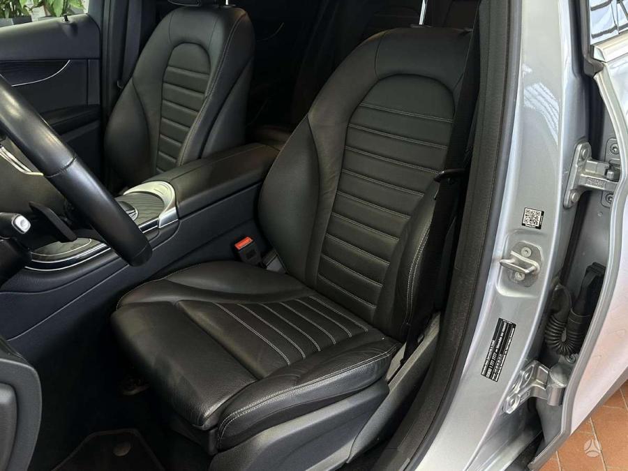 Grey Mercedes-Benz GLC 300 2021 in Kaunas, with an engine capacity of 1.95 L and mileage of 225 thousand km for 26900 €, photo 12 on AUTOMOTO.COM.LV