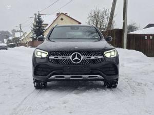Grey Mercedes-Benz GLC 300 2021 in Vilnius, with an engine capacity of 2.00 L and mileage of 81 thousand km for 31900 €, photo  on AUTOMOTO.COM.LV