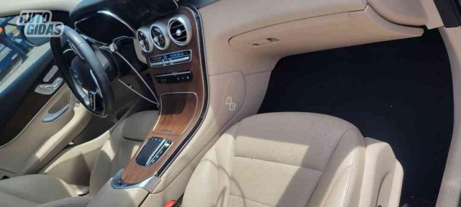 Pelēks Mercedes-Benz GLC 300 2021 Tauragė, ar dzinēja tilpumu 2.00 L un nobraukumu 123 tūkst. km par 14750 €, foto 22 vietnē AUTOMOTO.COM.LV