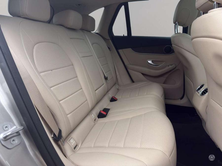 Grey Mercedes-Benz GLC 300 2021 in Kaunas, with an engine capacity of 2.00 L and mileage of 50 thousand km for 34399 €, photo 11 on AUTOMOTO.COM.LV