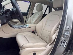 Grey Mercedes-Benz GLC 300 2021 in Kaunas, with an engine capacity of 2.00 L and mileage of 50 thousand km for 34399 €, photo 16 on AUTOMOTO.COM.LV