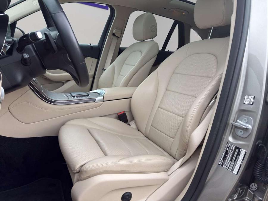 Grey Mercedes-Benz GLC 300 2021 in Kaunas, with an engine capacity of 2.00 L and mileage of 50 thousand km for 34399 €, photo 16 on AUTOMOTO.COM.LV