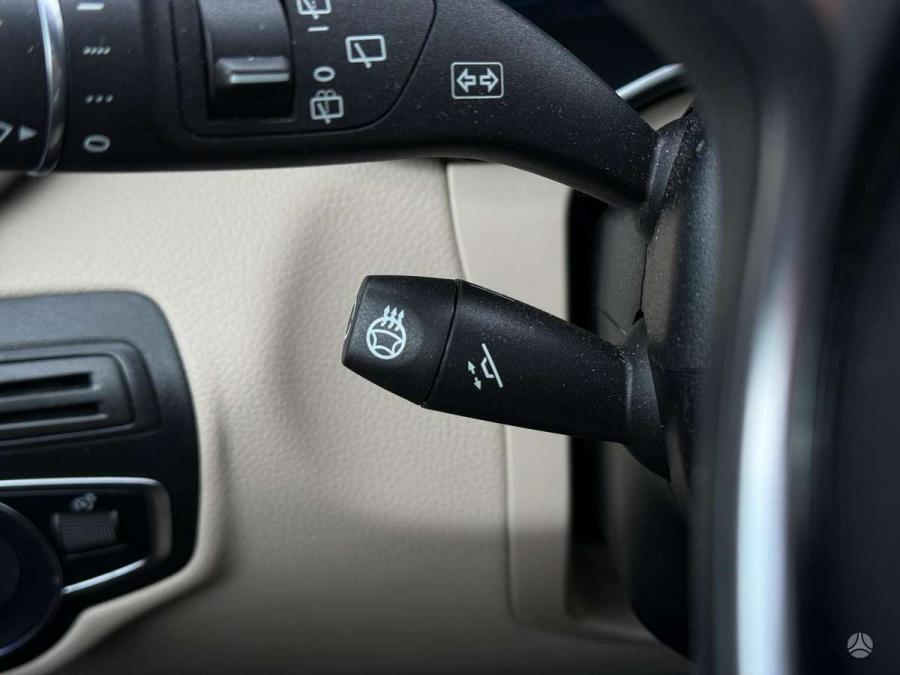 Grey Mercedes-Benz GLC 300 2021 in Kaunas, with an engine capacity of 2.00 L and mileage of 50 thousand km for 34399 €, photo 19 on AUTOMOTO.COM.LV
