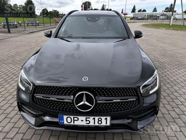 Grey Mercedes-Benz GLC 300 2021 in Cesis, with an engine capacity of 2.00 L and mileage of 93 thousand km for 33500 €, photo 2 on AUTOMOTO.COM.LV
