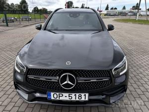 Grey Mercedes-Benz GLC 300 2021 in Cesis, with an engine capacity of 2.00 L and mileage of 93 thousand km for 33500 €, photo 3 on AUTOMOTO.COM.LV