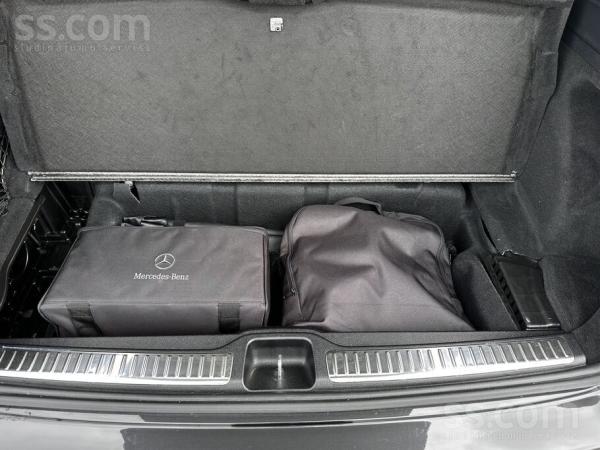 Grey Mercedes-Benz GLC 300 2021 in Cesis, with an engine capacity of 2.00 L and mileage of 93 thousand km for 33500 €, photo 5 on AUTOMOTO.COM.LV