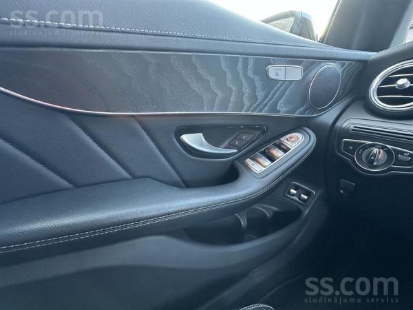 Grey Mercedes-Benz GLC 300 2021 in Cesis, with an engine capacity of 2.00 L and mileage of 93 thousand km for 33500 €, photo 7 on AUTOMOTO.COM.LV