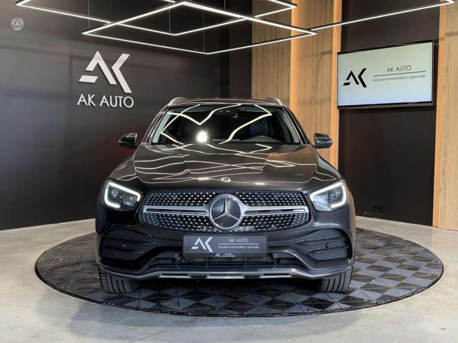 Серый Мерседес GLC 300 2021 в Каунас, объемом двигателя 1.99 л и пробегом 157 тыс. км за 30990 €, фото 5 на AUTOMOTO.COM.LV