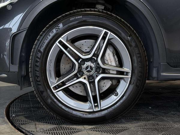 Grey Mercedes-Benz GLC 300 2021 in Kaunas, with an engine capacity of 1.99 L and mileage of 157 thousand km for 30990 €, photo 7 on AUTOMOTO.COM.LV