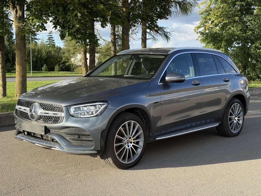 Pelēks Mercedes-Benz GLC 300 2021 Panevēža, ar dzinēja tilpumu 1.95 L un nobraukumu 119 tūkst. km par 26900 €, foto 3 vietnē AUTOMOTO.COM.LV