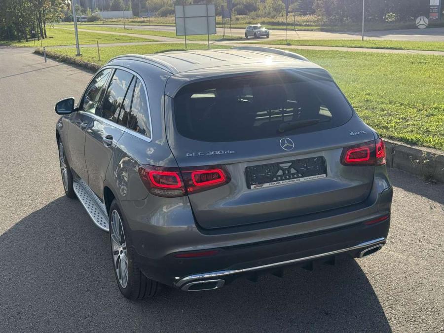 Pelēks Mercedes-Benz GLC 300 2021 Panevēža, ar dzinēja tilpumu 1.95 L un nobraukumu 119 tūkst. km par 26900 €, foto 13 vietnē AUTOMOTO.COM.LV
