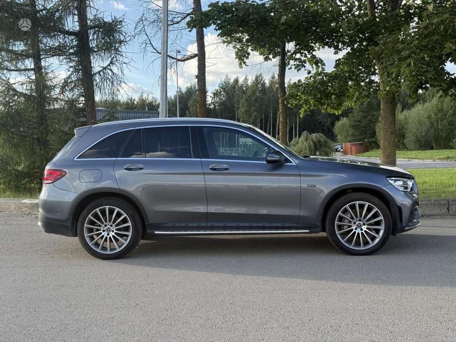 Pelēks Mercedes-Benz GLC 300 2021 Panevēža, ar dzinēja tilpumu 1.95 L un nobraukumu 119 tūkst. km par 26900 €, foto 24 vietnē AUTOMOTO.COM.LV