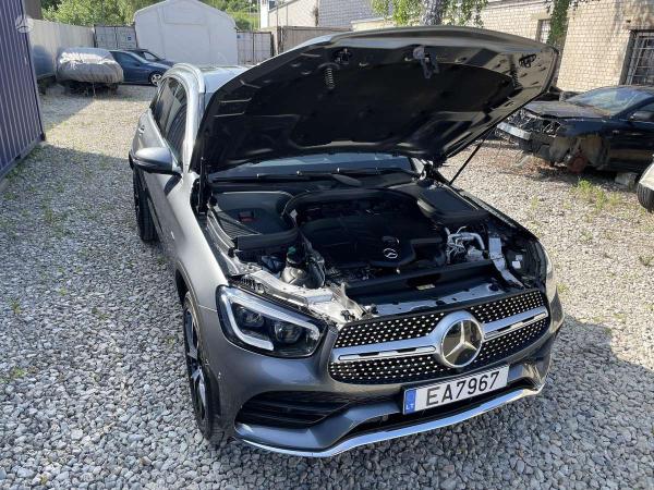 Mercedes-Benz GLC 300 2021 Kauņa vietnē Pelēks Mercedes-Benz GLC 300 2021 Kauņa, ar dzinēja tilpumu 1.95 L un nobraukumu 95 tūkst. km par 33500 €, foto 3 vietnē AUTOMOTO.COM.LV