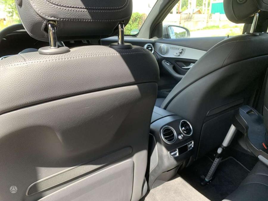 Pelēks Mercedes-Benz GLC 300 2021 Kauņa, ar dzinēja tilpumu 1.95 L un nobraukumu 95 tūkst. km par 33500 €, foto 16 vietnē AUTOMOTO.COM.LV