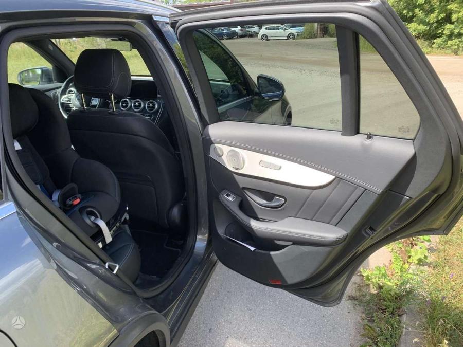 Pelēks Mercedes-Benz GLC 300 2021 Kauņa, ar dzinēja tilpumu 1.95 L un nobraukumu 95 tūkst. km par 33500 €, foto 18 vietnē AUTOMOTO.COM.LV
