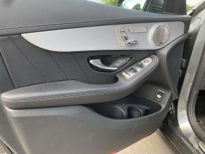 Pelēks Mercedes-Benz GLC 300 2021 Kauņa, ar dzinēja tilpumu 1.95 L un nobraukumu 95 tūkst. km par 33500 €, foto 20 vietnē AUTOMOTO.COM.LV