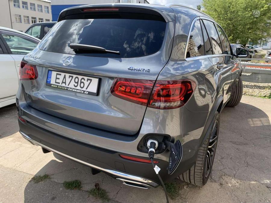 Pelēks Mercedes-Benz GLC 300 2021 Kauņa, ar dzinēja tilpumu 1.95 L un nobraukumu 95 tūkst. km par 33500 €, foto 21 vietnē AUTOMOTO.COM.LV