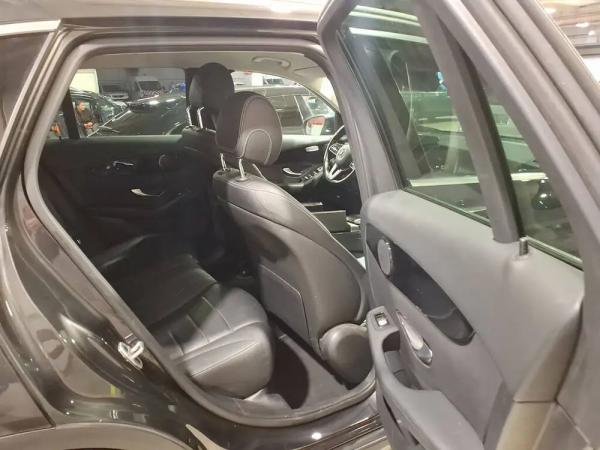 Grey Mercedes-Benz GLC 300 2022 in Riga, with an engine capacity of 2.00 L and mileage of 195 thousand km for 27990 €, photo 8 on AUTOMOTO.COM.LV