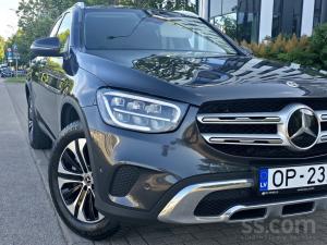 Pelēks Mercedes-Benz GLC 300 2022 Rīga, ar dzinēja tilpumu 2.00 L un nobraukumu 195 tūkst. km par 27490 €, foto 4 vietnē AUTOMOTO.COM.LV