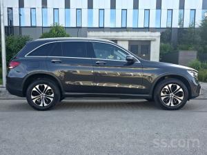 Pelēks Mercedes-Benz GLC 300 2022 Rīga, ar dzinēja tilpumu 2.00 L un nobraukumu 195 tūkst. km par 27490 €, foto 5 vietnē AUTOMOTO.COM.LV