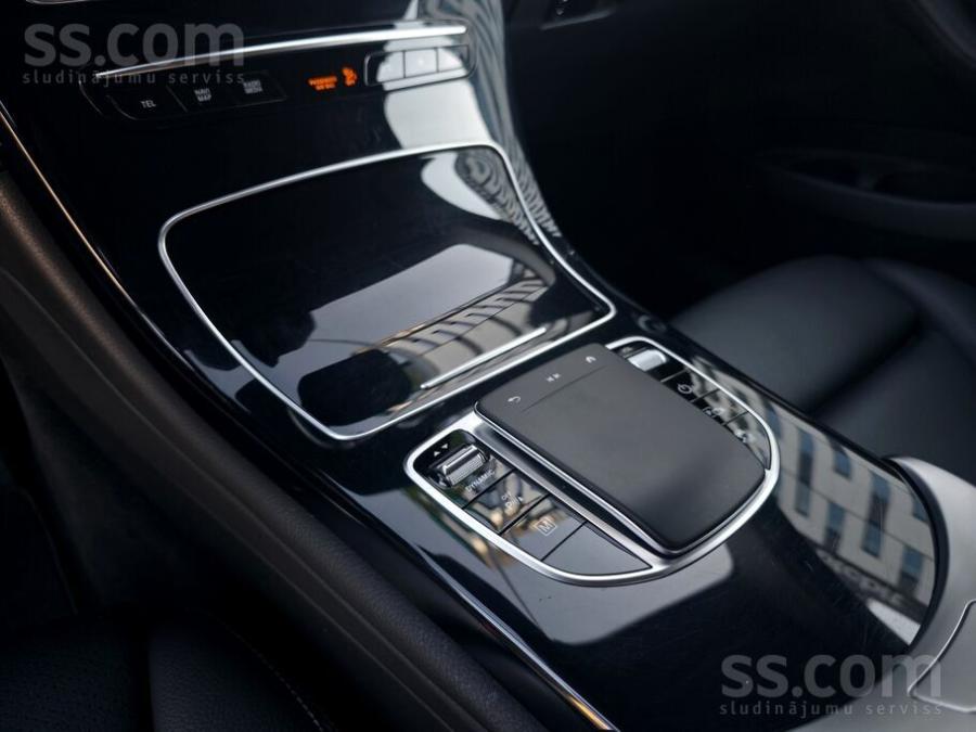 Pelēks Mercedes-Benz GLC 300 2022 Rīga, ar dzinēja tilpumu 2.00 L un nobraukumu 195 tūkst. km par 27490 €, foto 20 vietnē AUTOMOTO.COM.LV